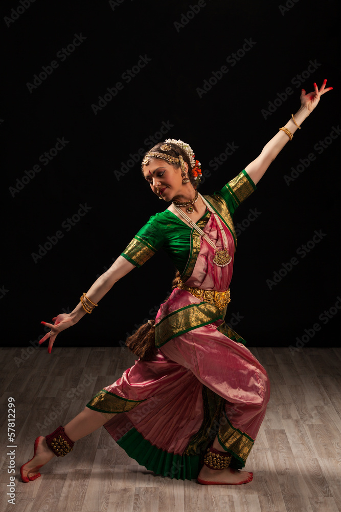 Beautiful girl dancer of Indian classical dance Bharatanatyam Stock ...