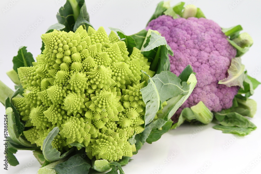 duo de choux fleurs de couleurs Stock Photo | Adobe Stock