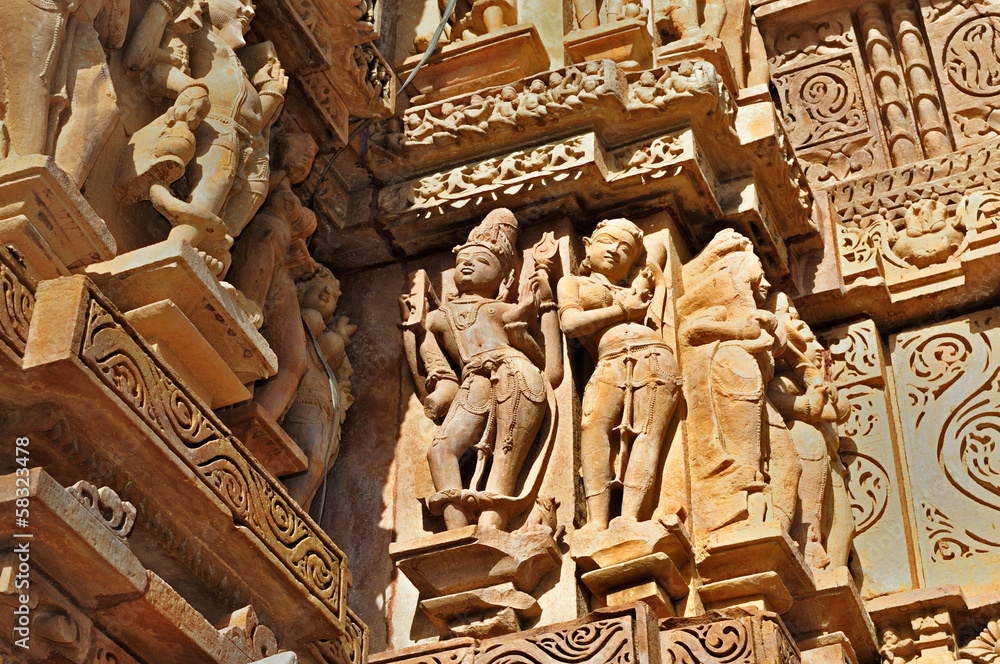 Foto de Human Sculptures at Vishvanatha Temple, Western temples of ...