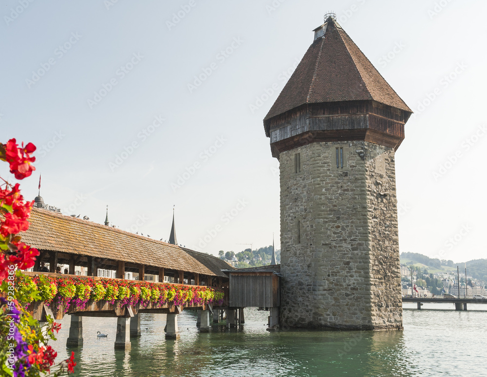 Luzern, historische Altstadt, Kapellbrücke im Sonner, Schweiz Stock ...