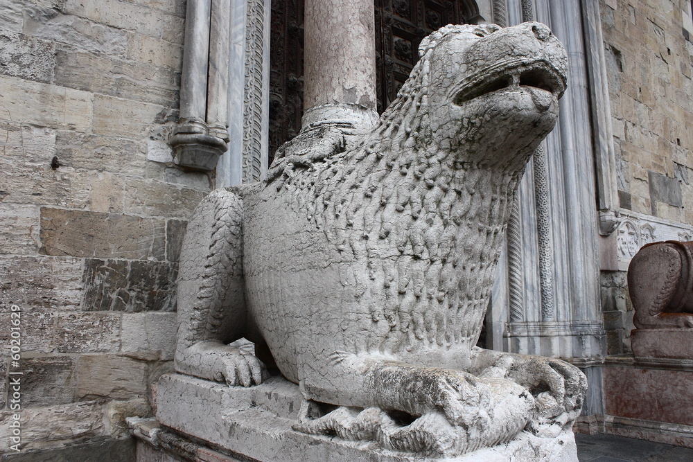 Leone stiloforo del Duomo di Parma Stock Photo | Adobe Stock