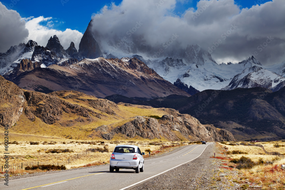 Foto de Road to Mount Fitz Roy, Patagonia, Argentina do Stock | Adobe Stock