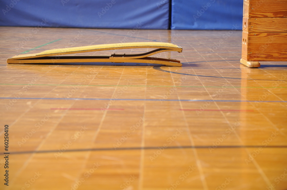 Sportunterricht Turnen Schulsport Sprungbrett Stock Photo | Adobe Stock