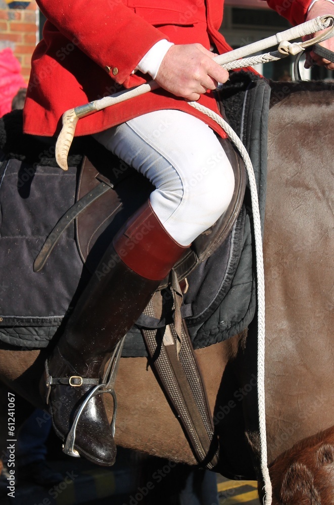 fox hunt Huntsman ready for hunting on horse with saddle and red jacket ...