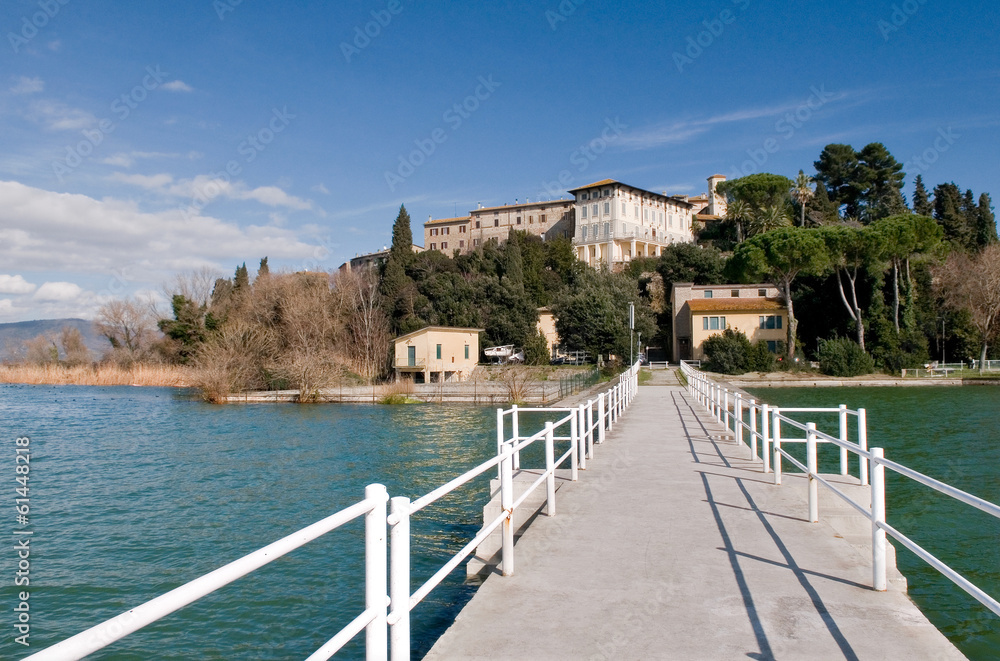 Foto Stock Lago Trasimeno (PG) borgo di Monte del Lago | Adobe Stock