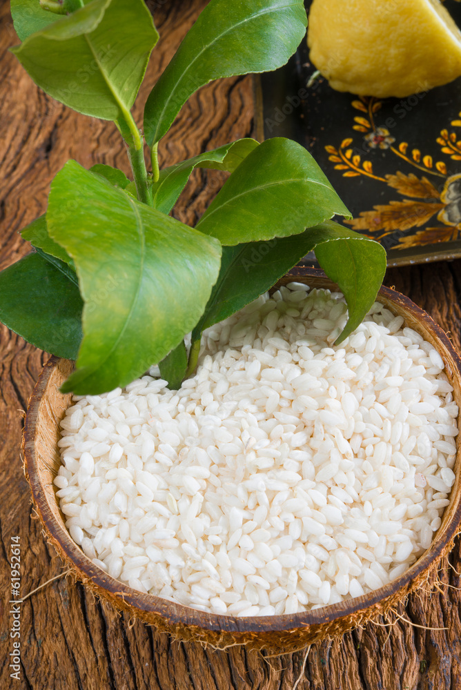 Foto Stock raw rice | Adobe Stock