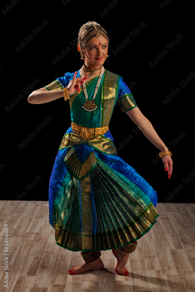 Beautiful girl dancer of Indian classical dance Bharatanatyam Stock ...
