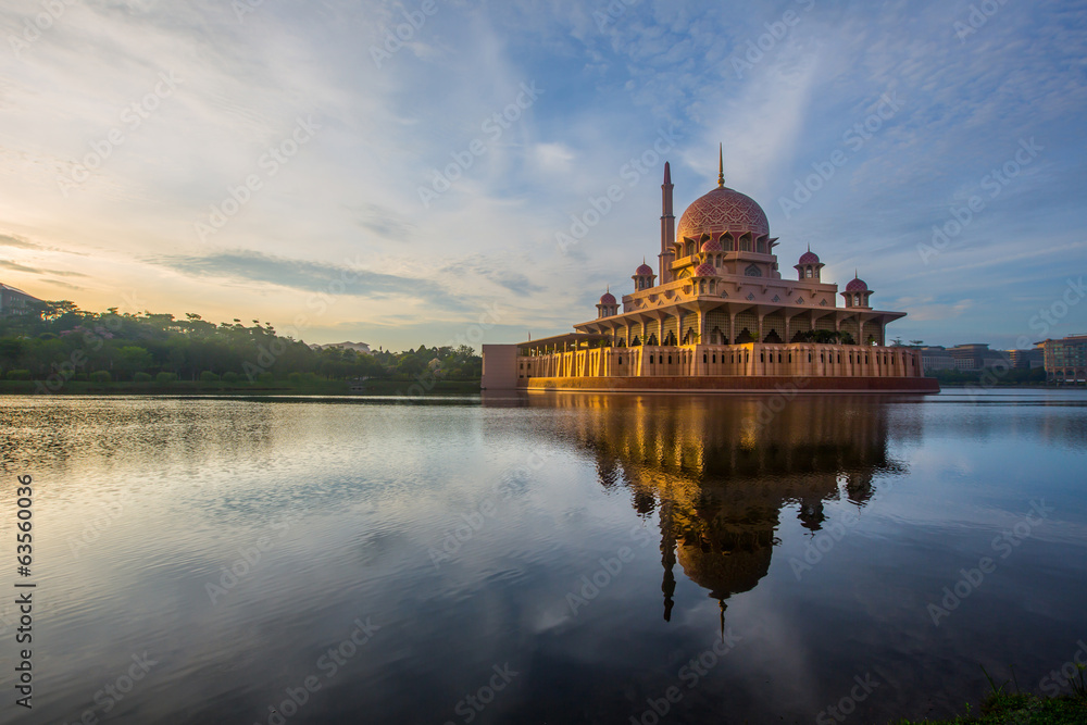 Putra mosque silhouette in Putrajaya, Malaysia Stock Photo | Adobe Stock