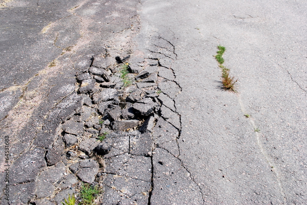 straßenschäden Stock-Foto | Adobe Stock