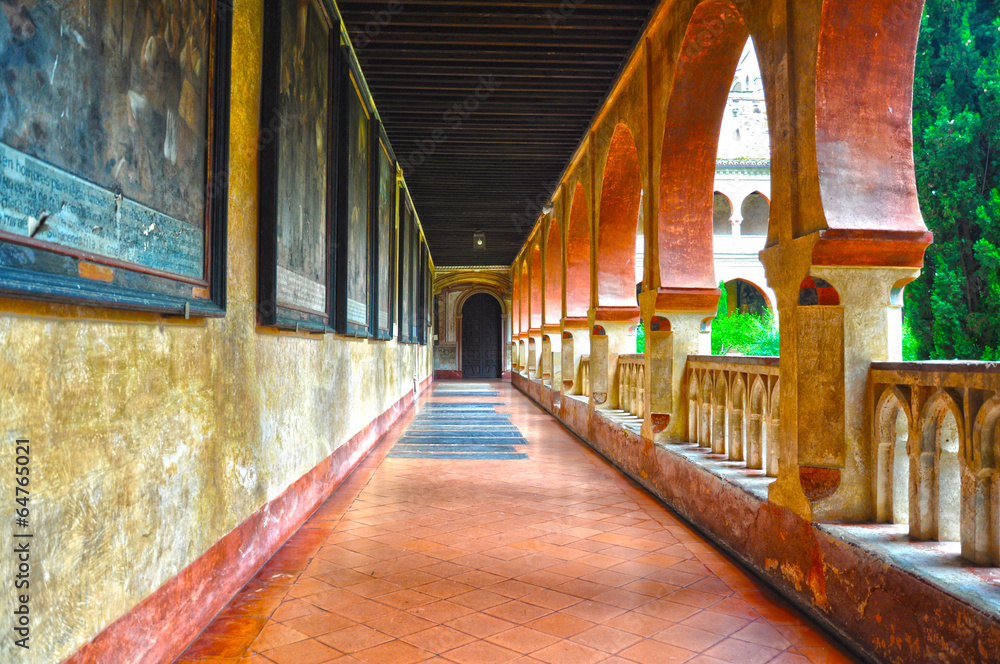Monasterio de Guadalupe, España, crujía, claustro foto de Stock | Adobe ...