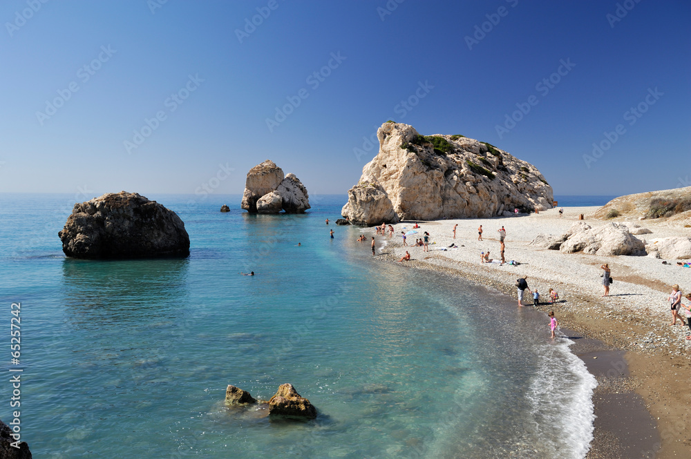 Chypre, plage du rocher d'Aphrodite : Petra tou Romiou foto de Stock ...