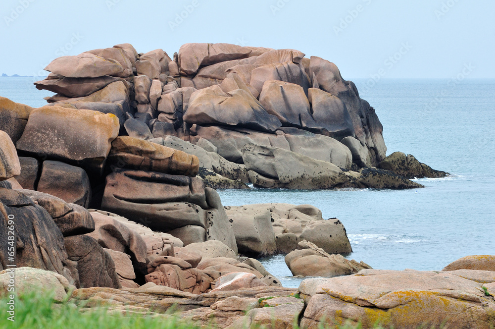 Enorme bloc rocheux de granit rose Photos | Adobe Stock