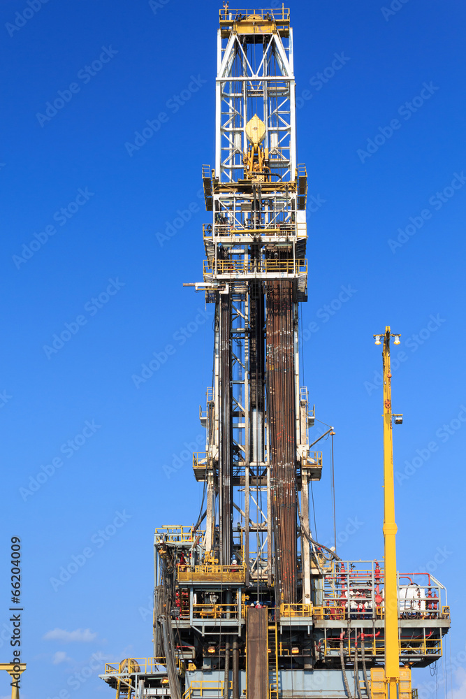 Foto de Derrick of Tender Drilling Oil Rig (Barge Oil Rig) on The Produc do Stock | Adobe Stock
