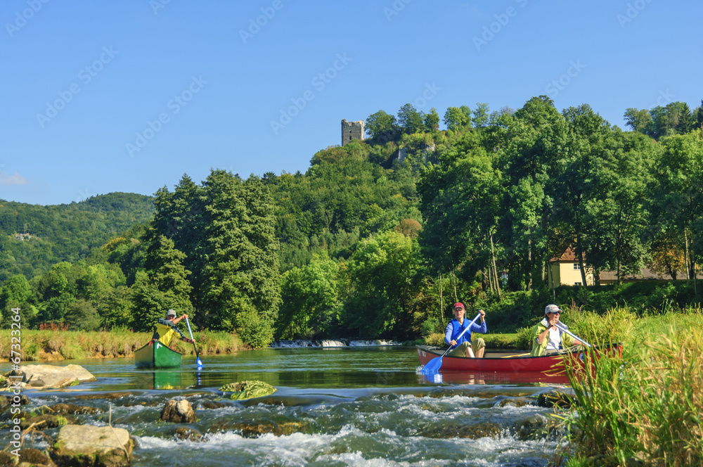Kanu-Tour in idyllischer Landschaft Stock-Foto | Adobe Stock