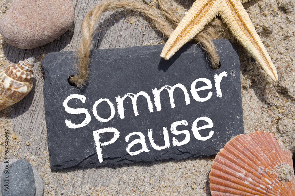 Kreidetafel mit Sommerpause Stock-Foto | Adobe Stock