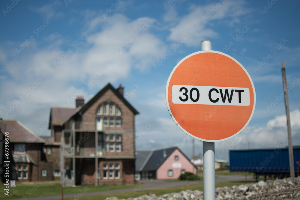 A red, circular road sign indicating a maximum weight of 30 CWT Stock ...
