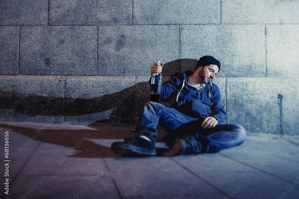 alcoholic drunk man sitting on street drinking alcohol bottle ภาพถ่าย ...
