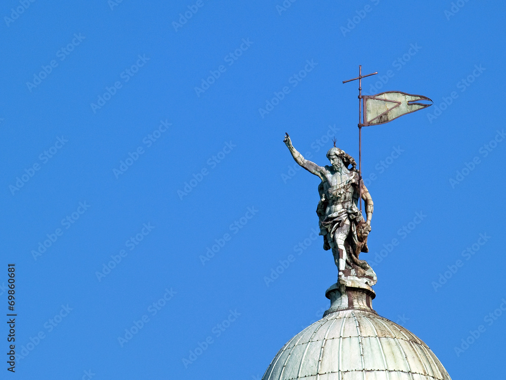 Jesus Redeemer statue at San Simeon Piccolo Church, in Venice. Stock ...