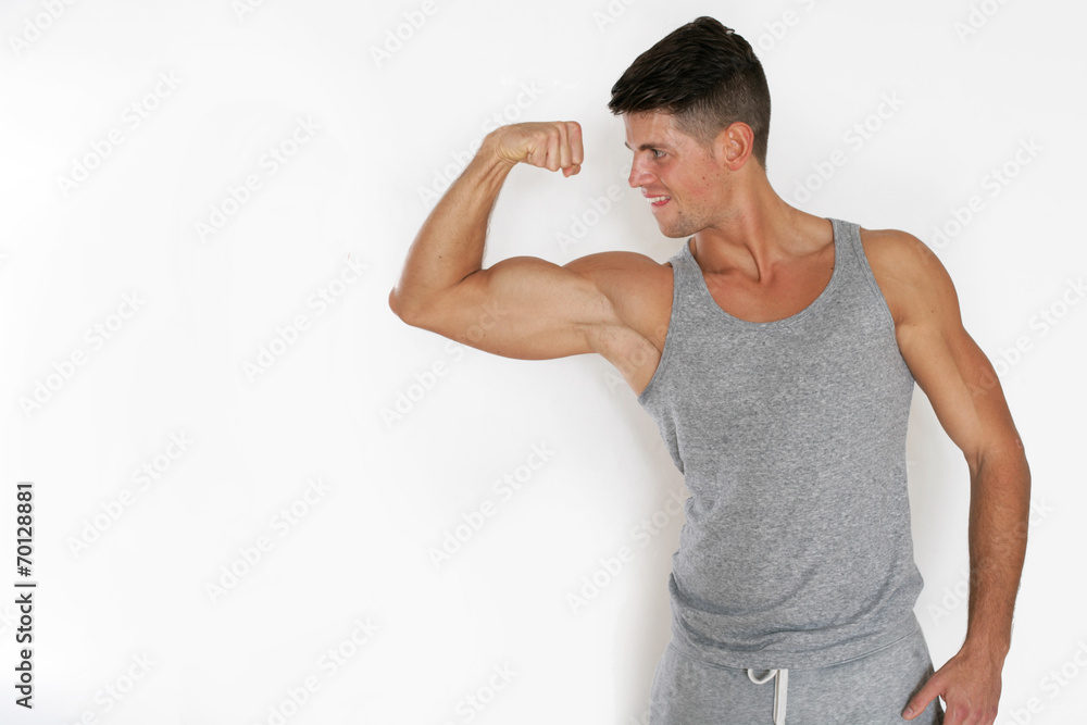 junger Mann sehr gut gebaut Stock-Foto | Adobe Stock