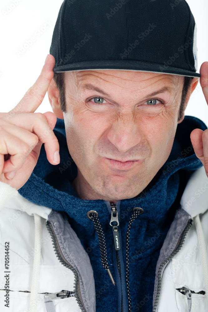 Mann mit Cappy Stock-Foto | Adobe Stock