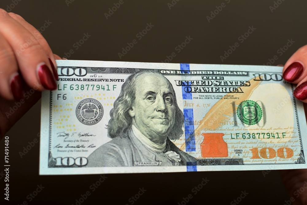 Foto de 100 dollar banknote. One hundred dollar bill. Money is the best ...