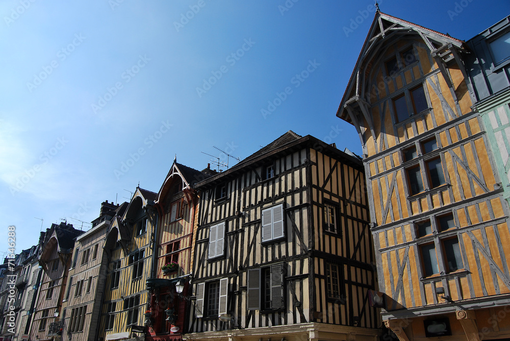 Facades de maisons à colombages Stock Photo | Adobe Stock