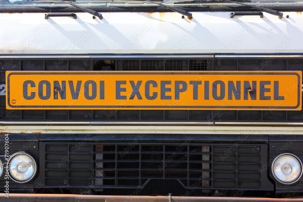 convoi exceptionnel Stock Photo | Adobe Stock