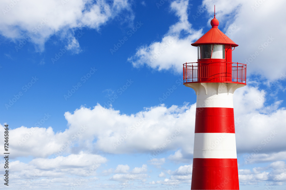 Rot-Weiß Gestreifter Leuchtturm Stock-Foto | Adobe Stock