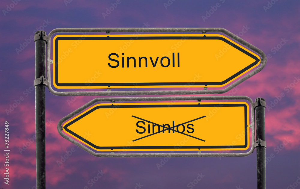 Strassenschild 22 - Sinnvoll Stock-Foto | Adobe Stock