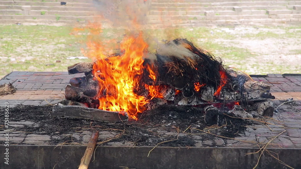 death corpse burning cremation fire, pashupatinath temple, kathmandu ...