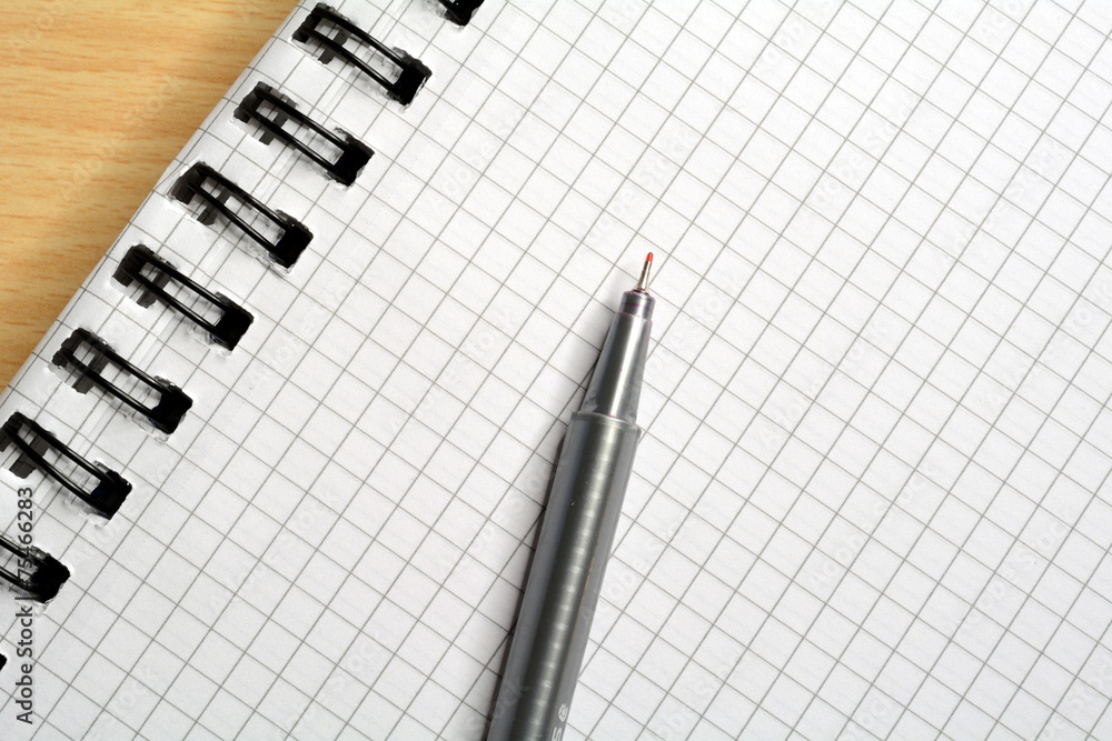 Notieren im Ringbuch Stock-Foto | Adobe Stock