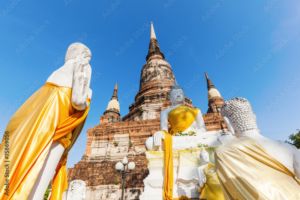 Tempelruine Wat Yai Chai Mongkon in Ayutthaya Stock Photo | Adobe Stock