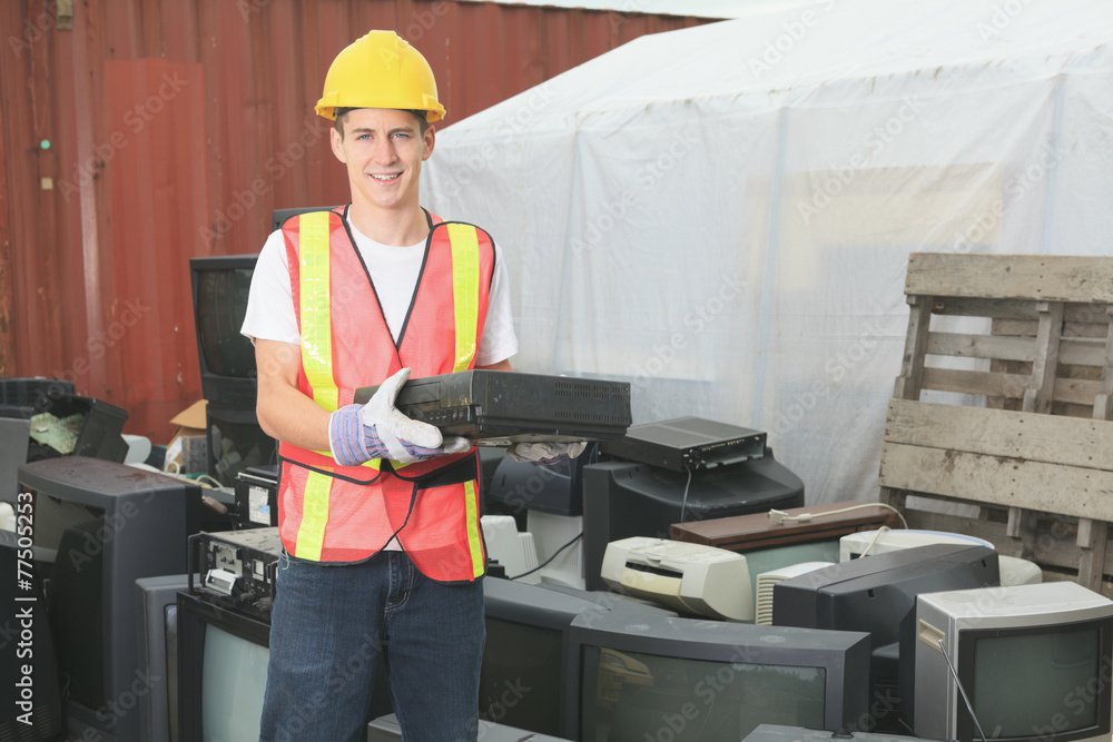 A worker who recycling thing on recycle center Stock-Foto | Adobe Stock