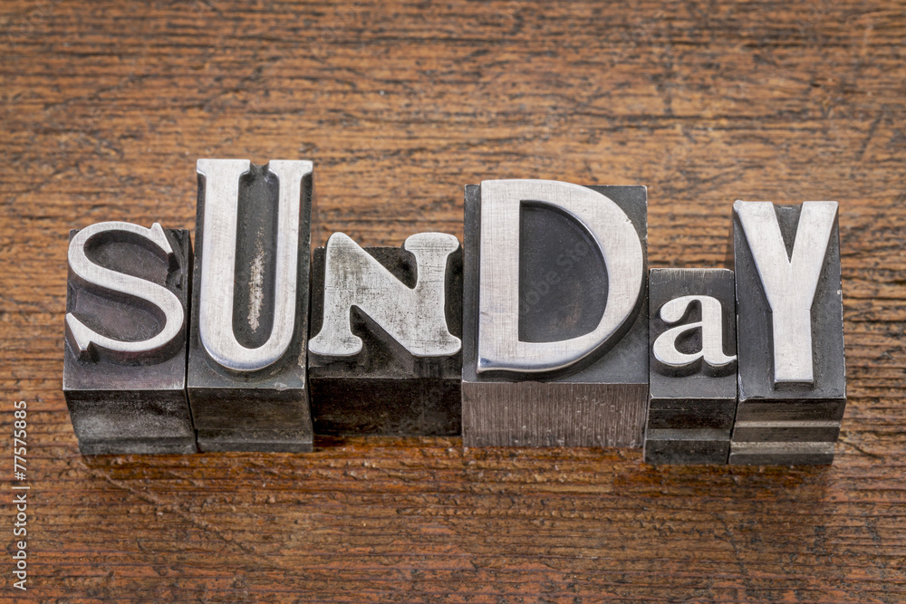 Sunday in metal type foto de Stock | Adobe Stock