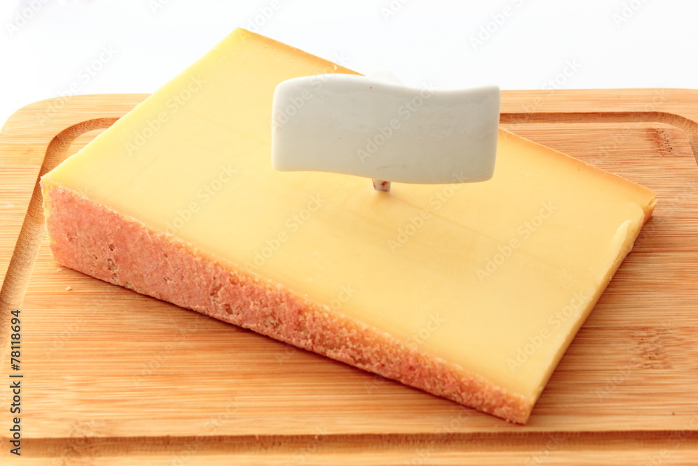 FRomage du doubs Photos | Adobe Stock