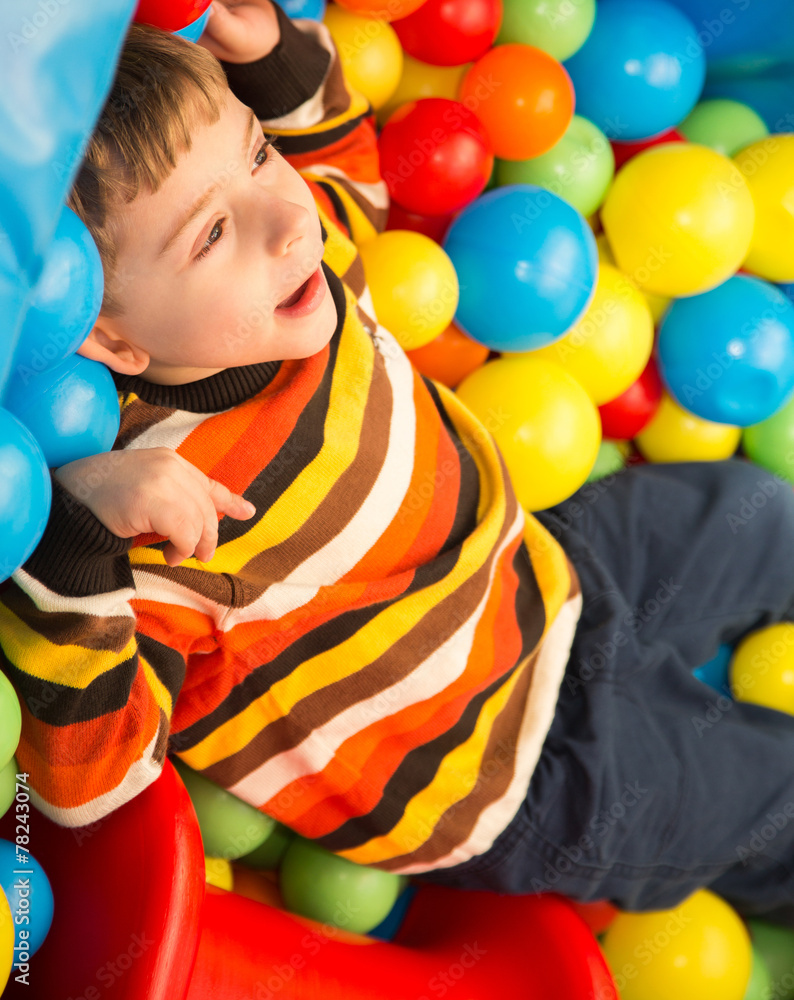 Oyun Oynayan Çocuk Stock Photo | Adobe Stock