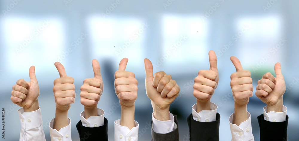 Daumen Hoch / Like Stock Photo | Adobe Stock