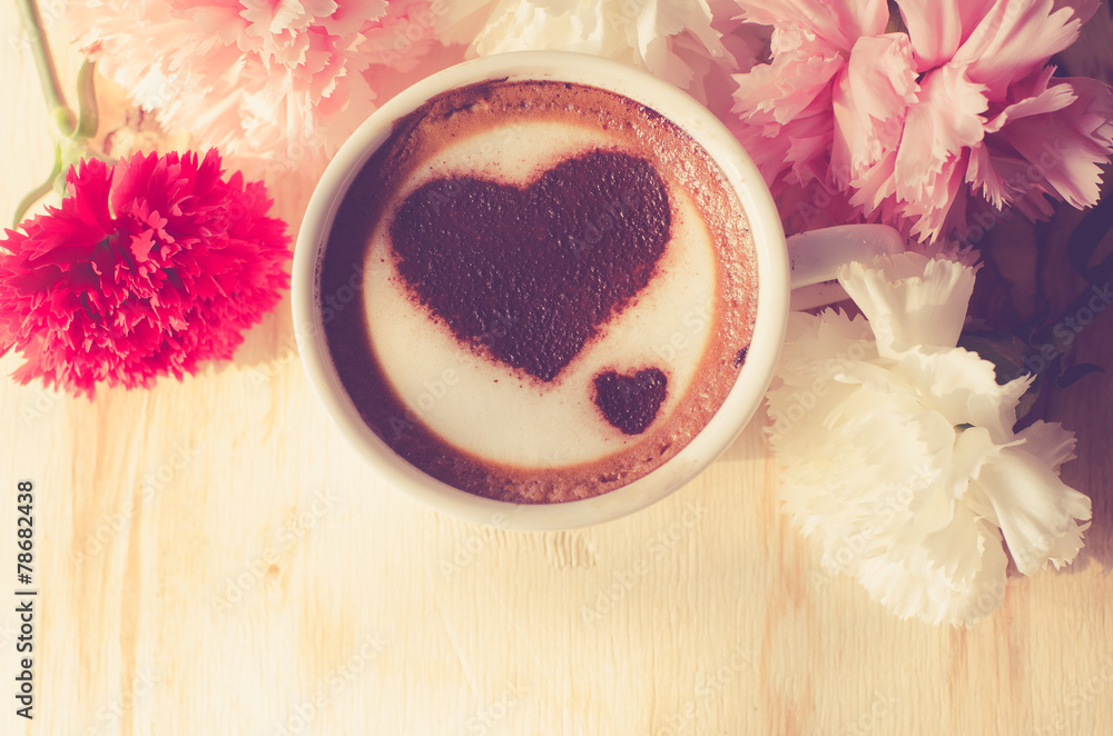 Love message on coffee cup on wooden background with vintage col Stock ...