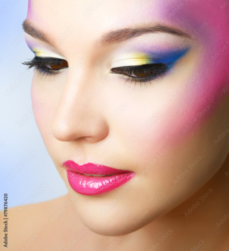 Beautiful girl with fashion bright makeup foto de Stock | Adobe Stock