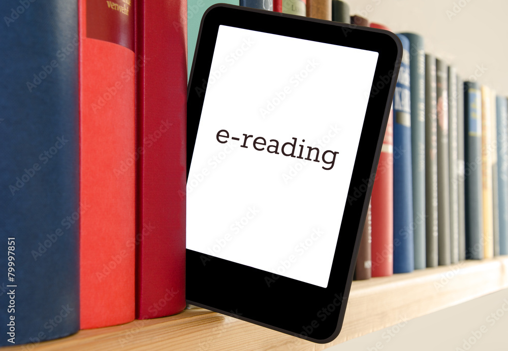 Digitales Lesen 15 Stock Photo | Adobe Stock