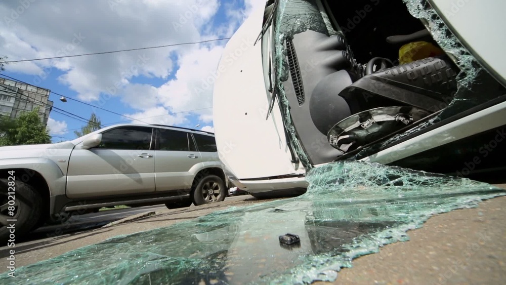 Broken glass near two damaged cars at place of road accident Stock ビデオ ...
