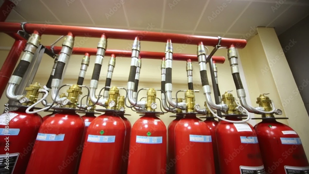 cylinders set in powerful industrial fire extinguishing system vídeo do ...