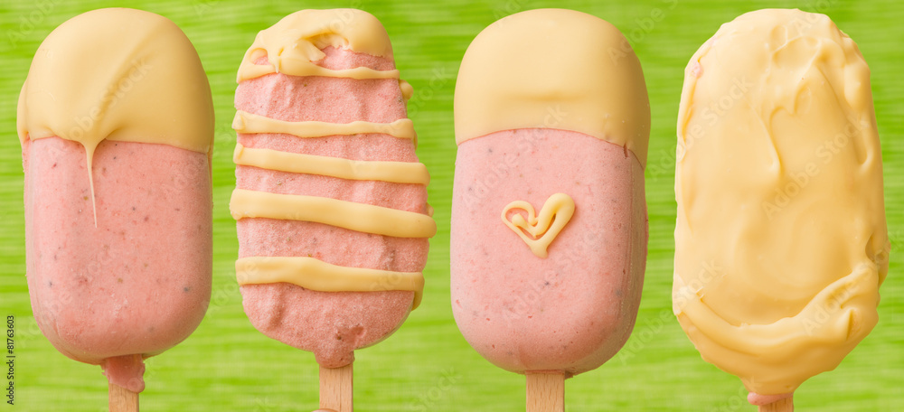 Eis am Stiel mit Glasur in verschiedenen Varianten Stock Photo | Adobe ...