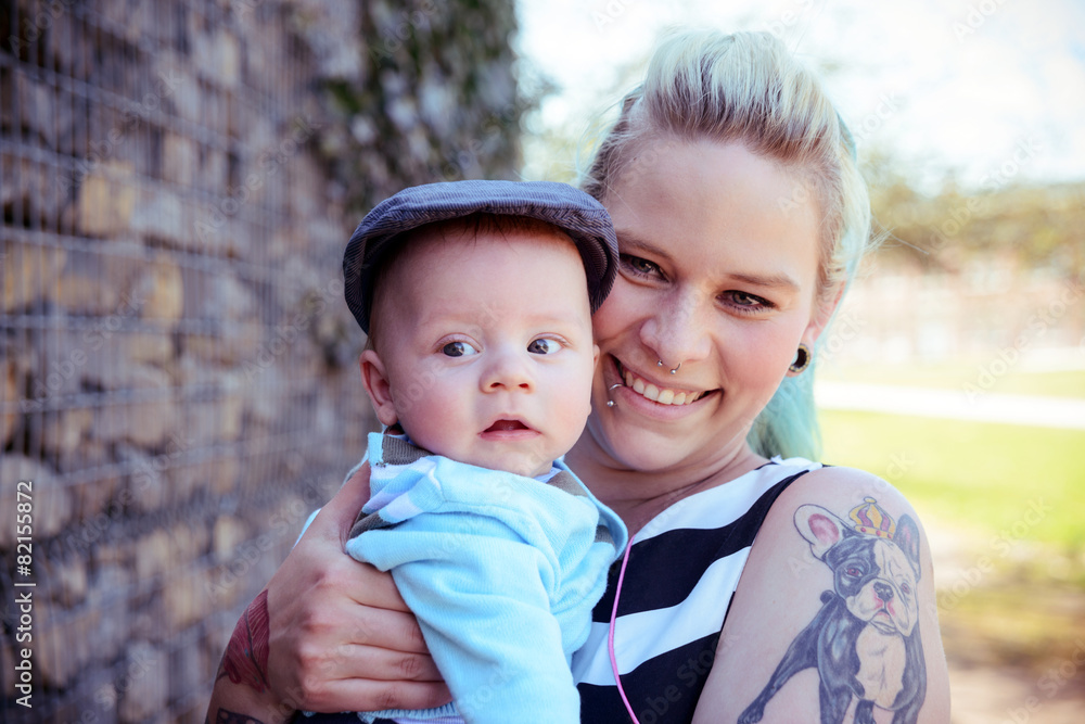 Glückliche junge Mutter mit ihrem Sohn Stock Photo | Adobe Stock