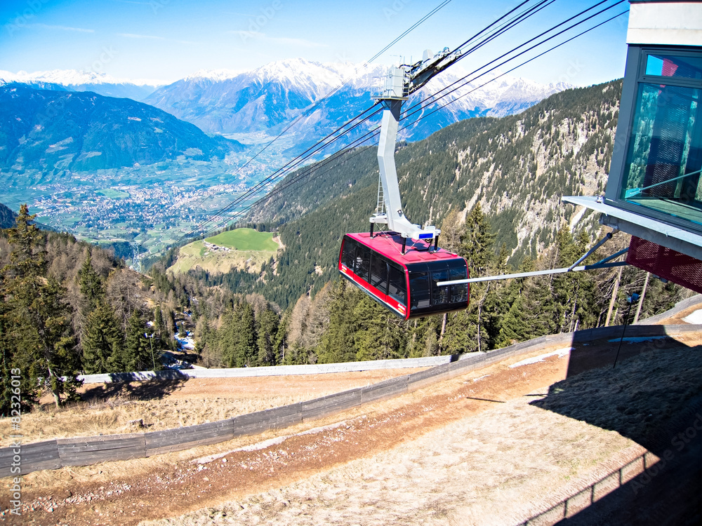 Seilbahn in den Alpen Stock Photo | Adobe Stock
