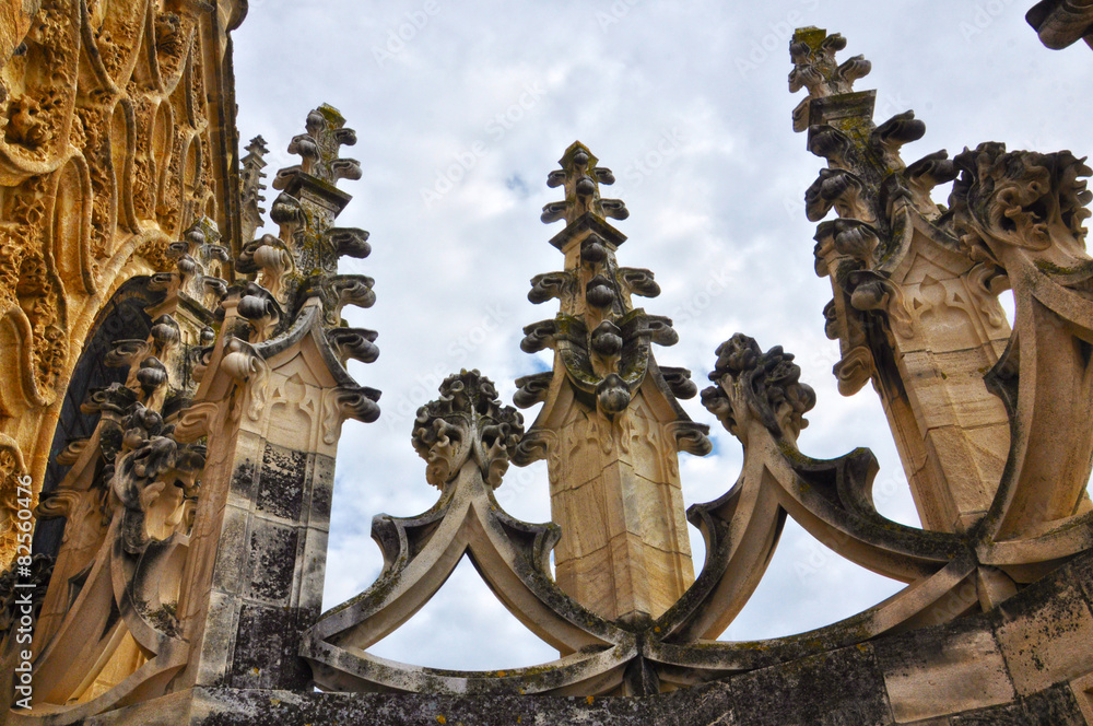 Pináculos de la catedral de Sevilla, España, gótico español foto de ...