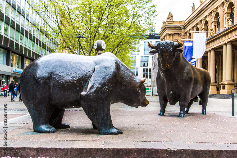 Bulle und Bär Stock-Foto | Adobe Stock