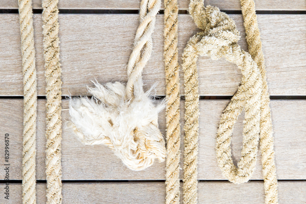 Taue und Seile am Hafen Stock-Foto | Adobe Stock