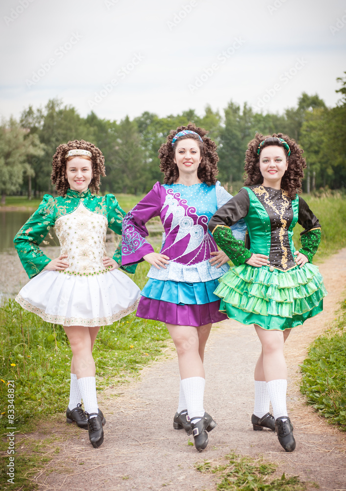 Traditional Irish Girls