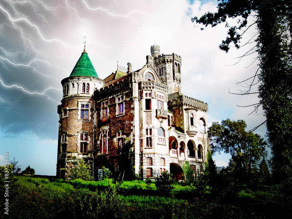 Castelo assombrado em dia assustador Stock Photo | Adobe Stock